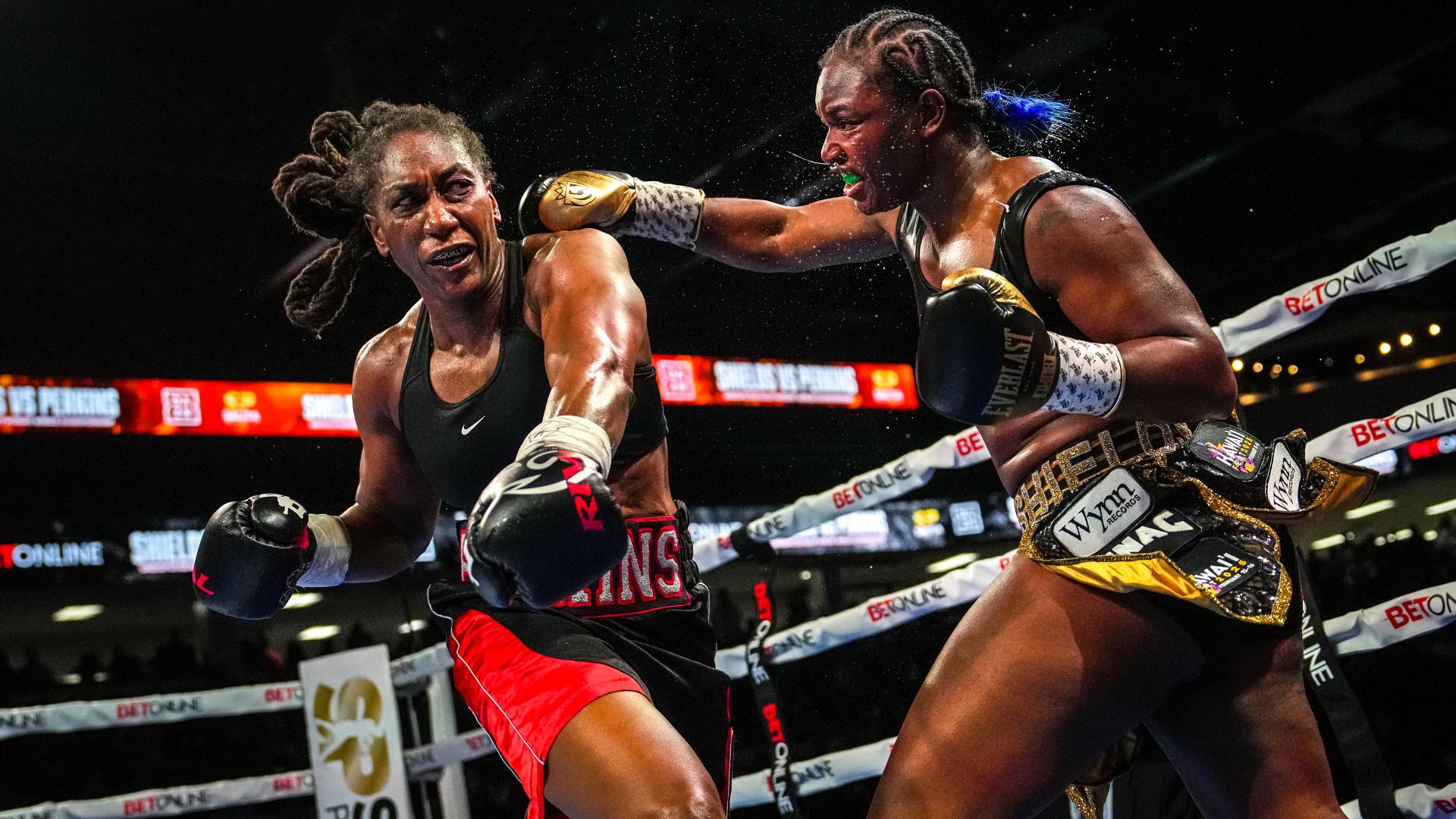Claressa Shields makes history in dominant win against Danielle Perkins ...