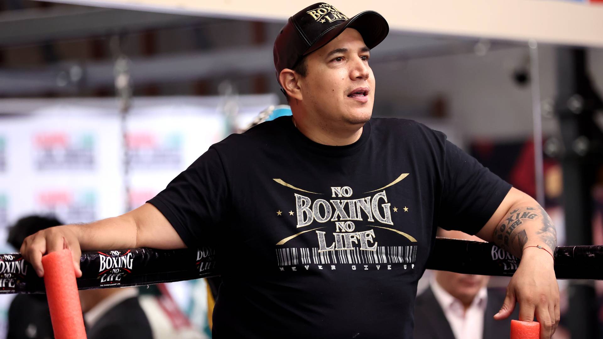 Who is Canelo Alvarez's boxing trainer? Everything you need to know ...
