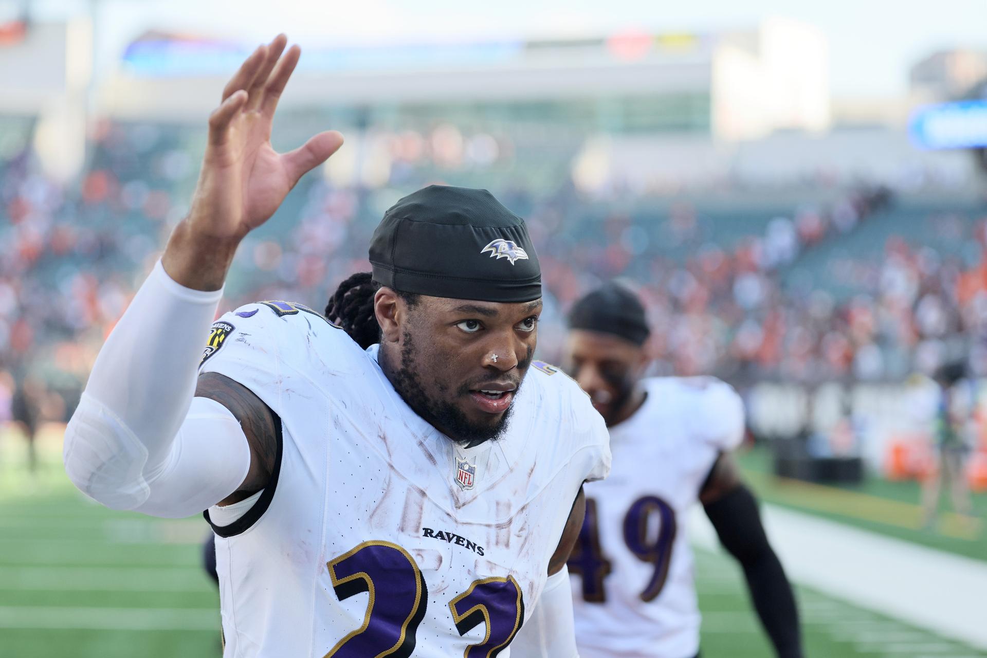 NFL : Derrick Henry prolonge avec les Ravens | DAZN News FR