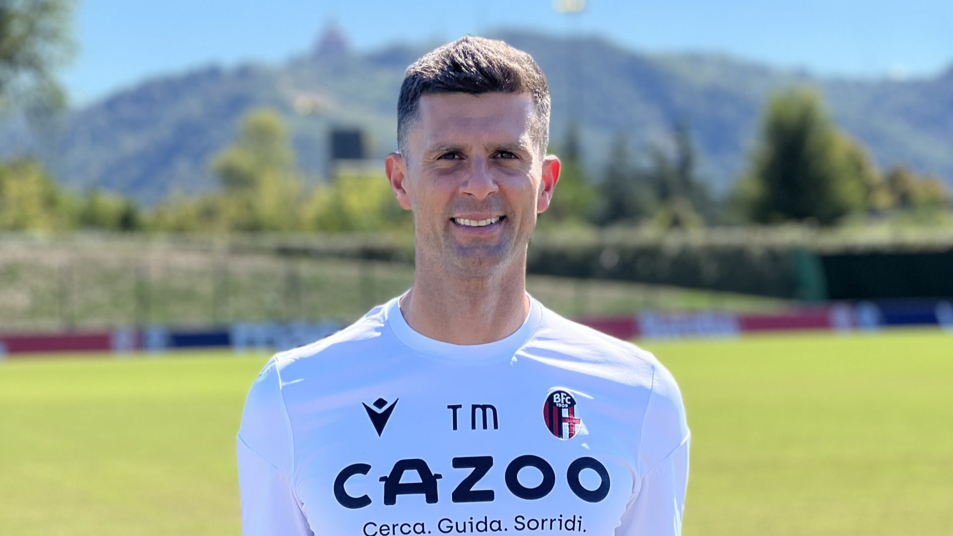 Thiago Motta pronto a cambiare il Bologna con la difesa a quattro ...