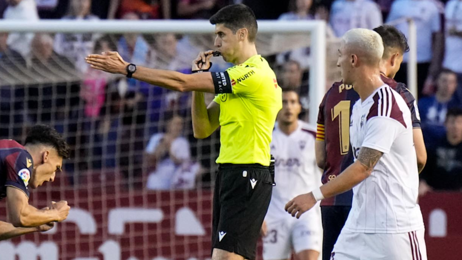 ¿Quién es Mateo Busquets Ferrer? Árbitro del Athletic vs Espanyol de ...