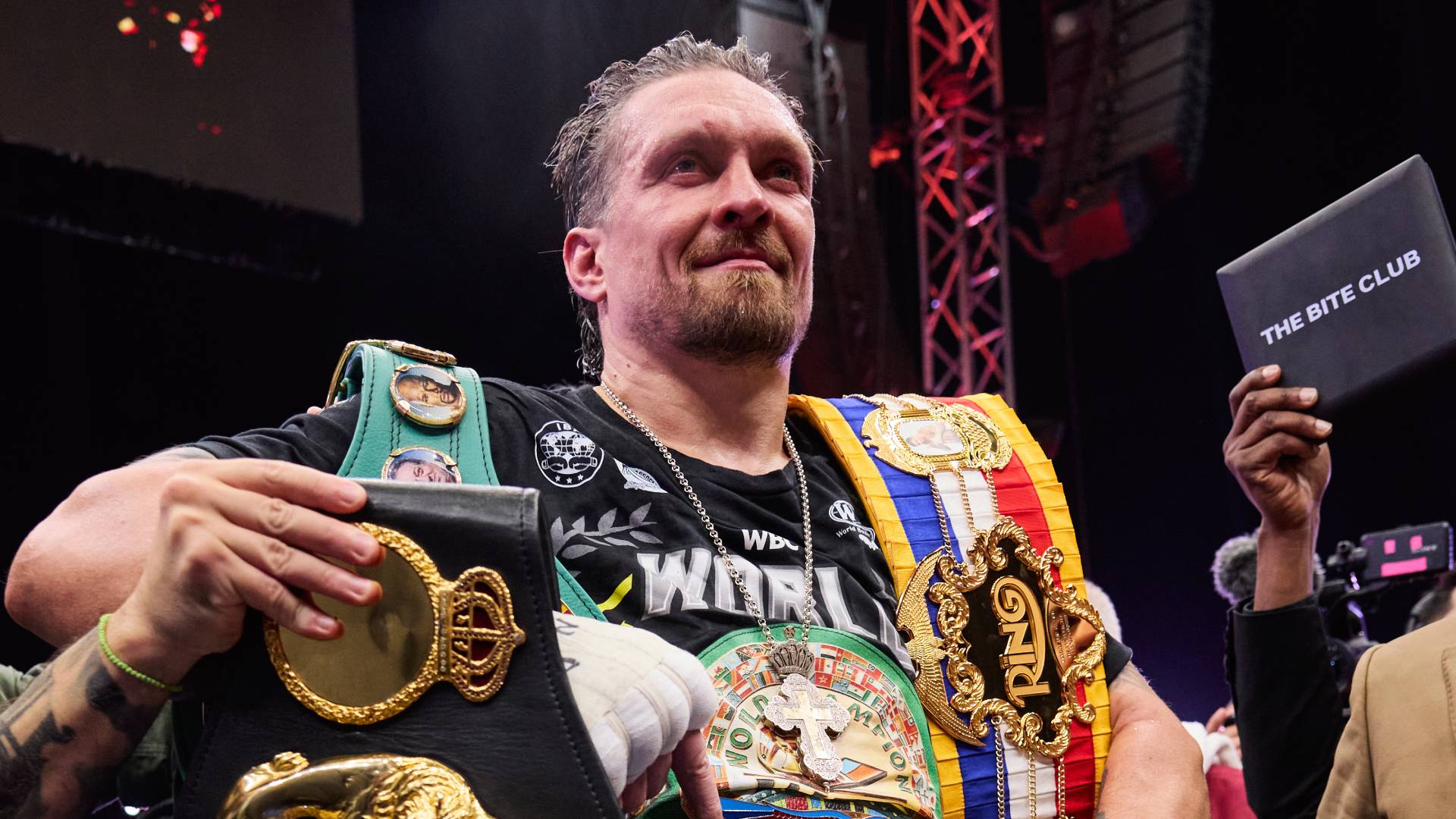 World heavyweight champions claims Usyk is past his peak after ...
