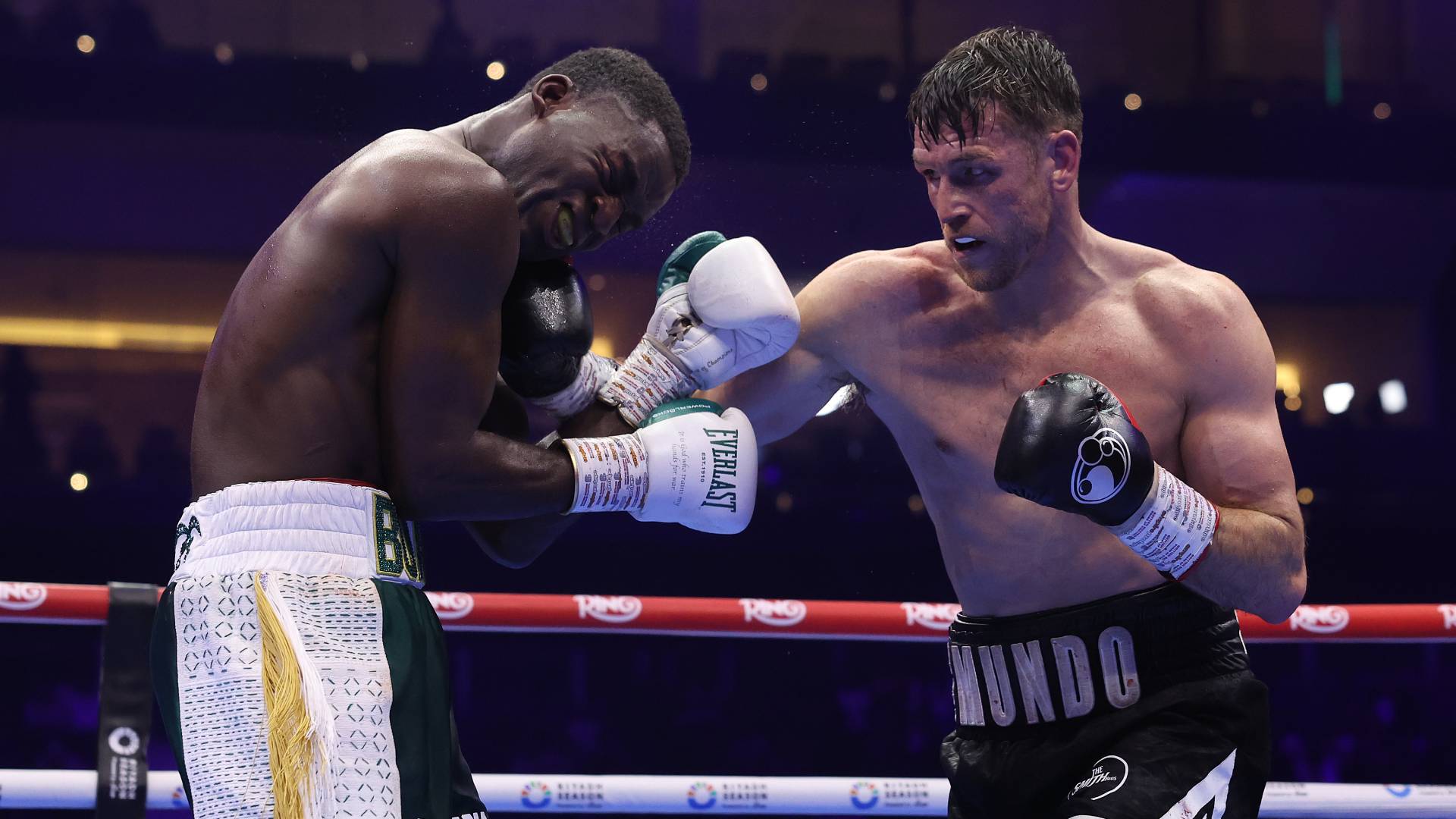 Callum Smith inflicts first defeat of Joshua Buatsi's career in gruelling fight | DAZN News US