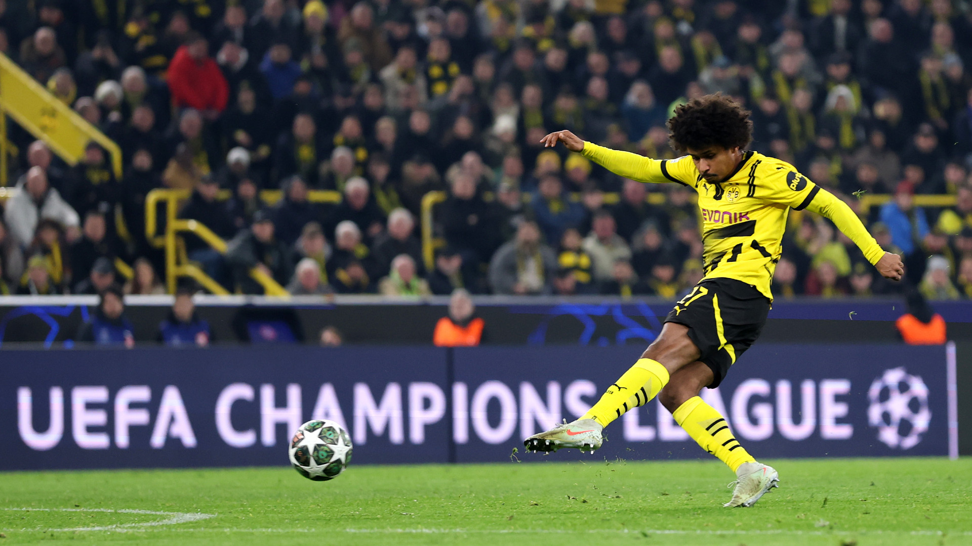 Fußball heute live im TV und LIVE-STREAM: BVB in Lille | DAZN News DE