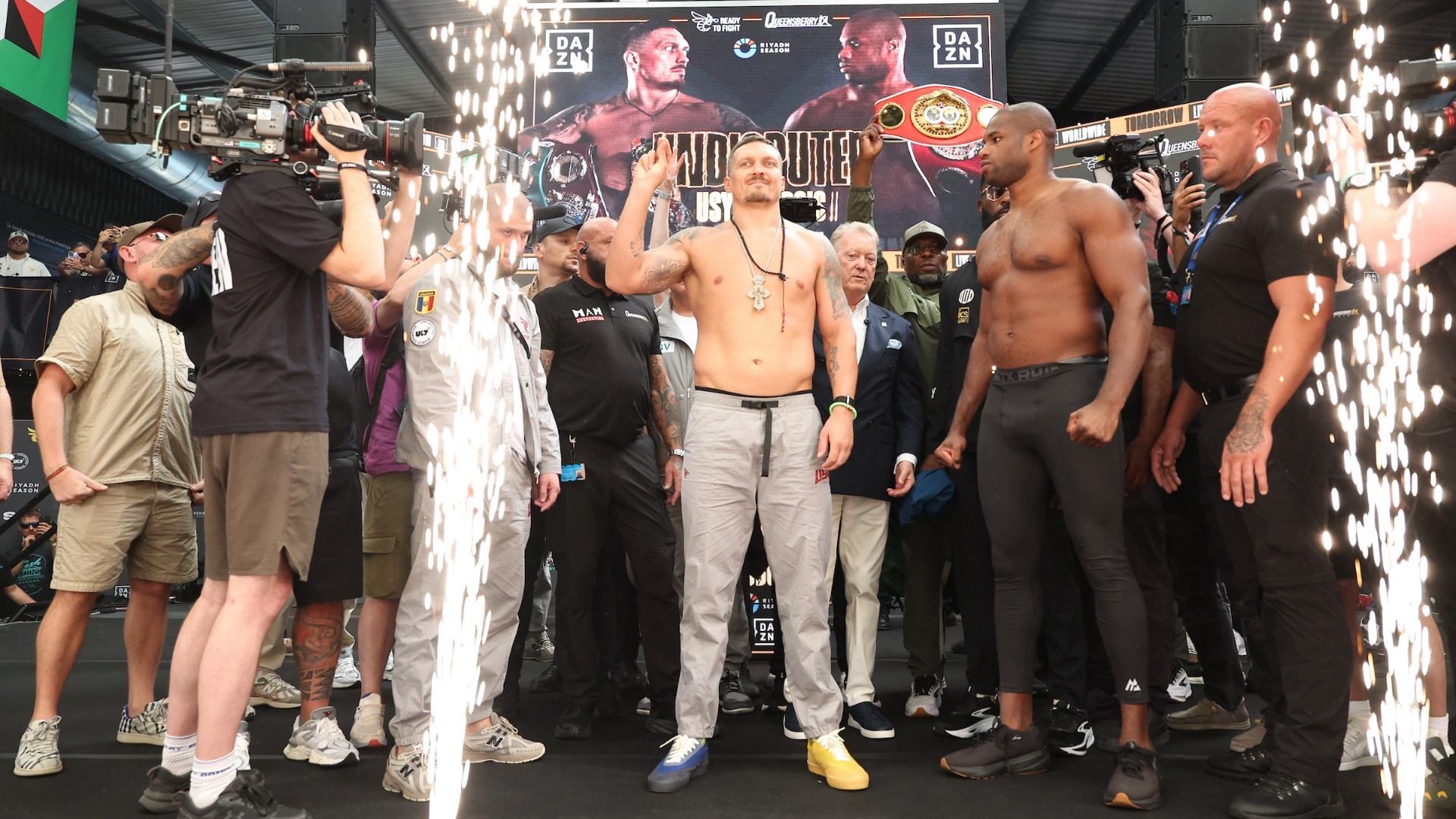 Intense Oleksandr Usyk, Daniel Dubois on point at weigh in to make ...