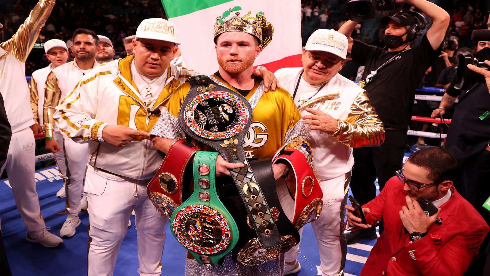 Canelo batters and stops Caleb Plant to become first-ever undisputed ...
