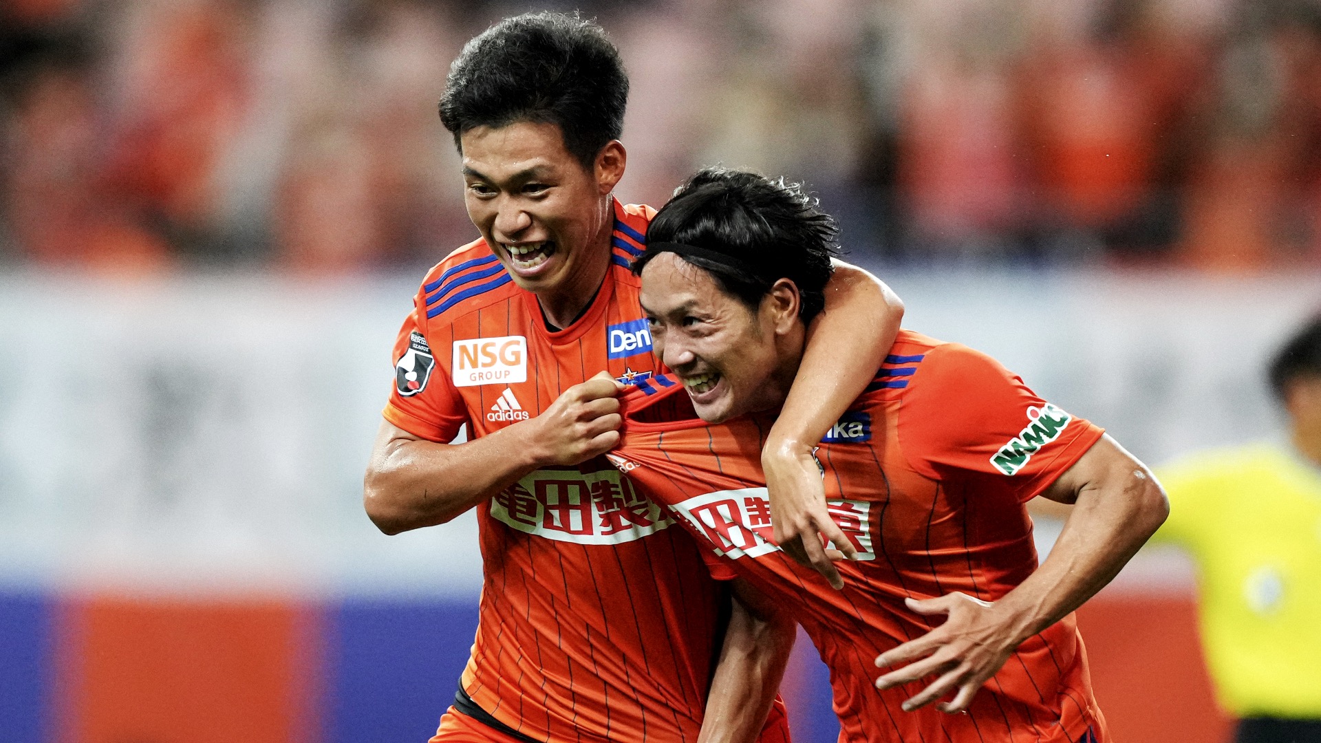 【週末J2まとめ】白熱する昇格争いは上位3チームが勝利。山形がプレーオフ出場圏内に近づく大きな勝点3を奪取｜Jリーグ | DAZN News JP