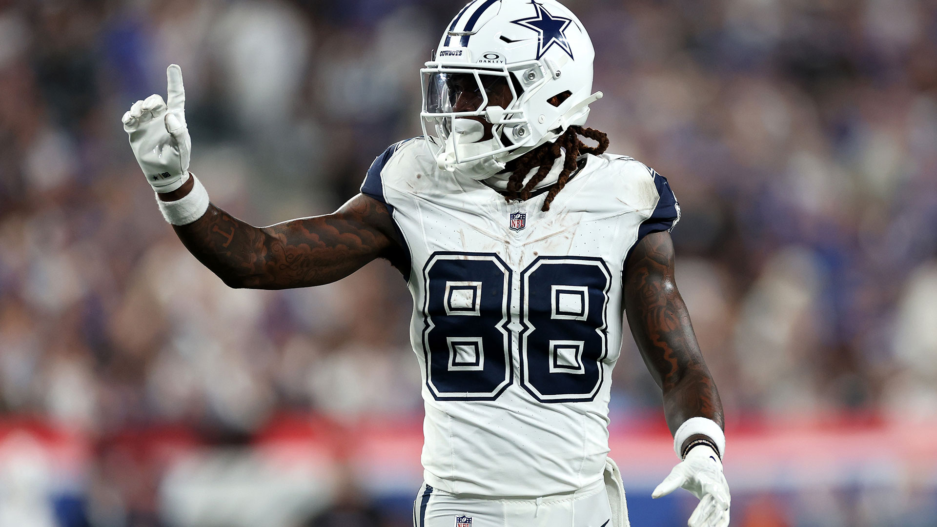 Wer ist der Receiving Leader in der NFL in 2025? | DAZN News AT