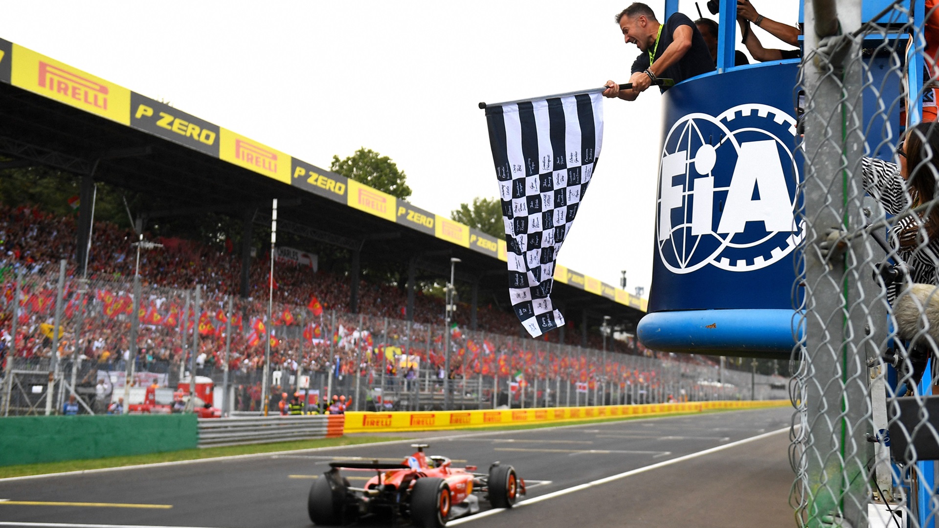 El Ferrari 677 de Lewis Hamilton y Charles Leclerc pasa el 'crash test ...