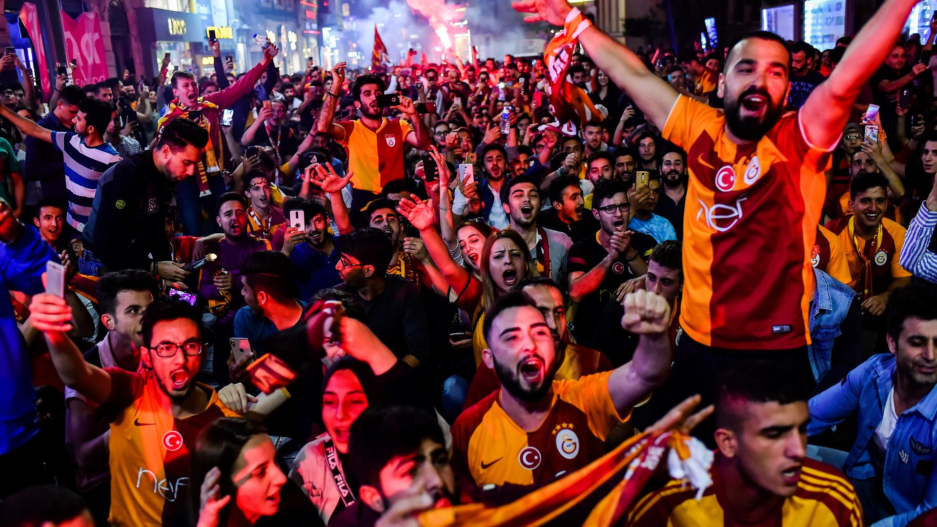 Was bedeutet Cimbom? Warum wird Gala auch so genannt? | DAZN News DE