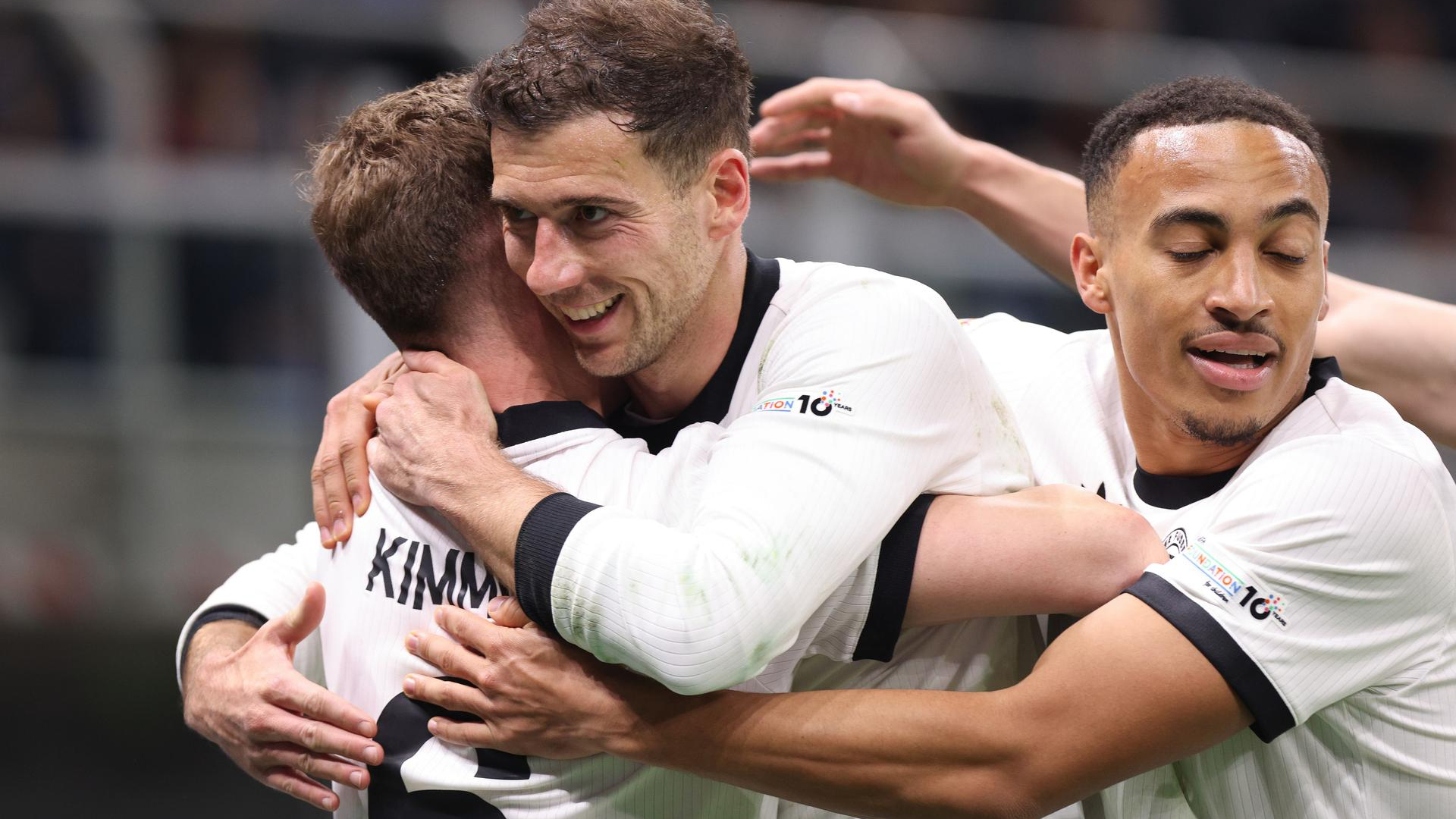 Fußball heute live im TV und LIVE-STREAM: Deutschland in der Slowakei | DAZN News DE