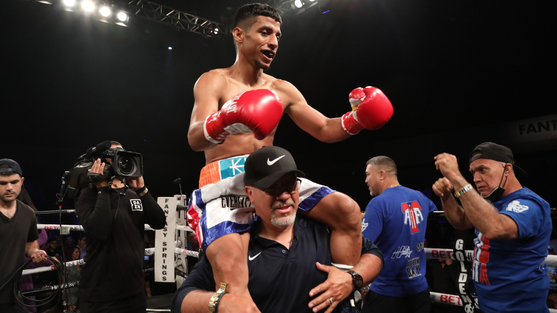 Angel Acosta produces first round knockout against Janiel Rivera | DAZN ...