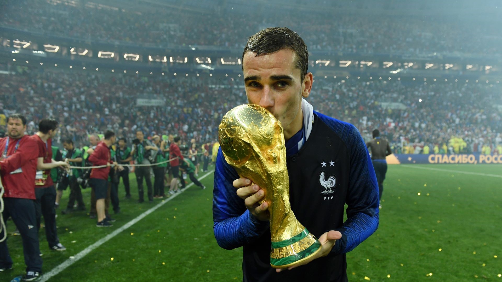 Adieu, Antoine - Griezmann annonce sa retraite internationale | DAZN ...