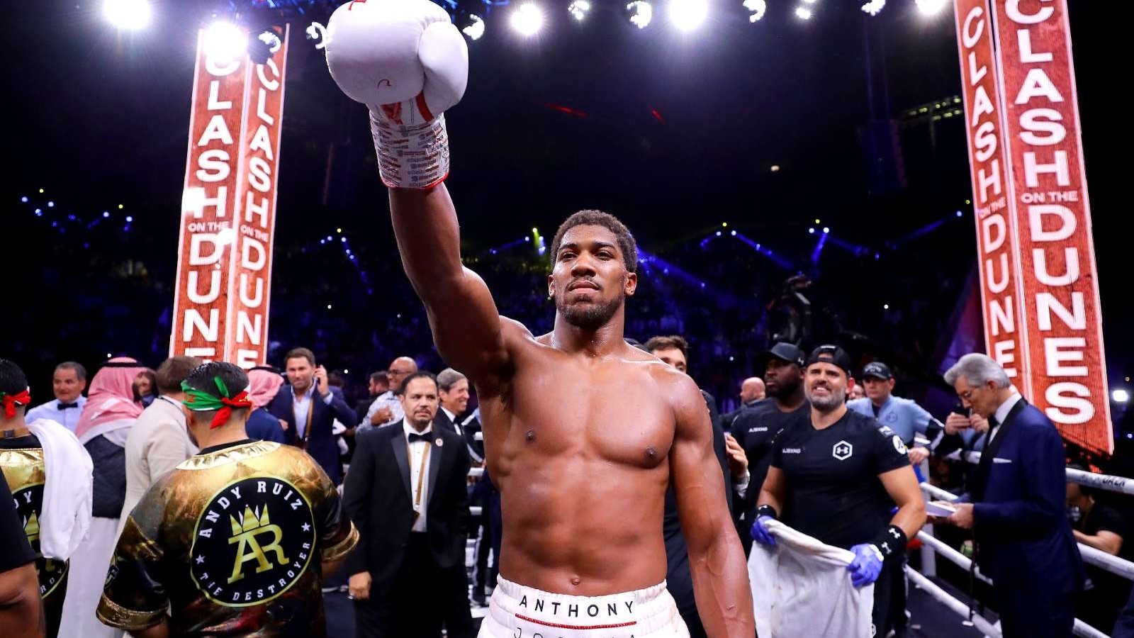 WBA・IBF・WBO世界ヘビー級王者のジョシュア、ウシクとの対戦を歓迎｜ボクシング | DAZN News JP