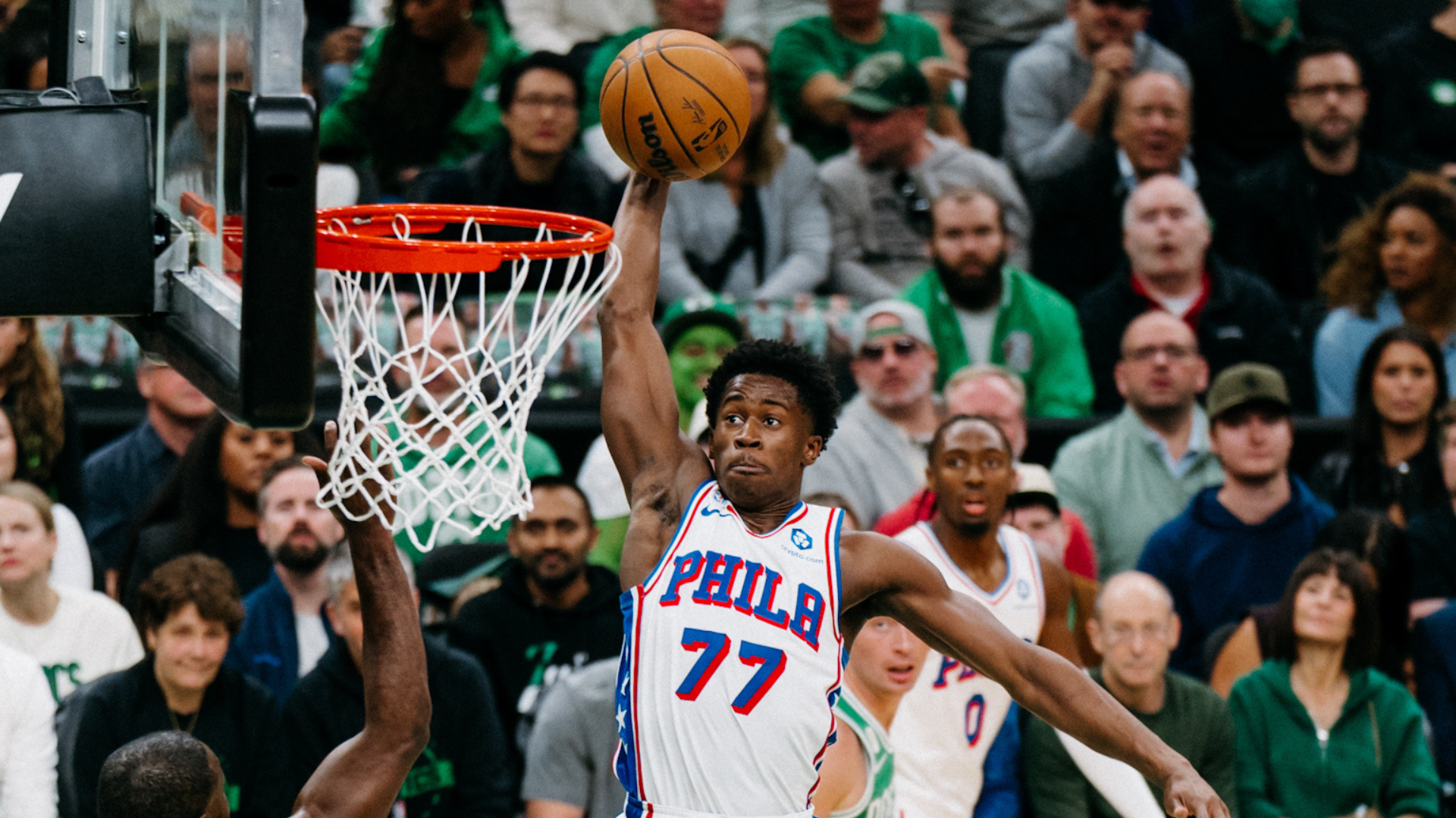 ¡El mejor debut anotador de un rookie en el siglo XXI! VJ Edgecombe se cuela en una lista para ...