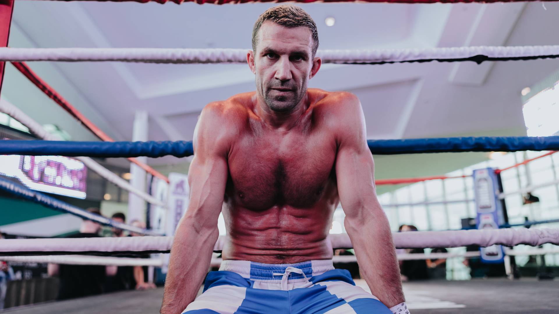 Darren Till vs Luke Rockhold: Who has the edge? | DAZN News US