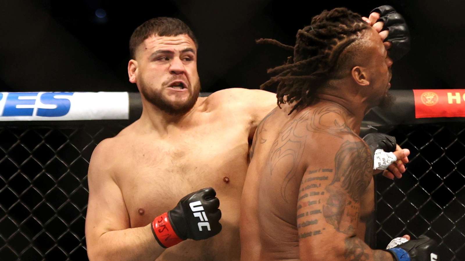 What time is the UFC tonight? Cagewalks, running order, streaming, how ...