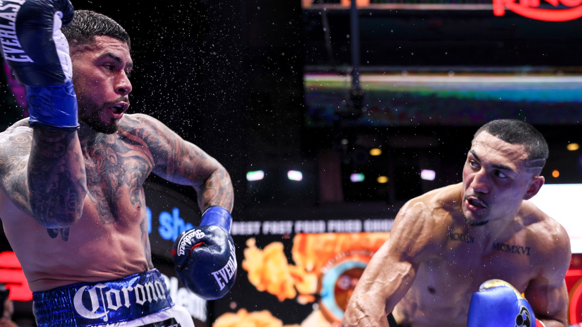 Teofimo Lopez levels above Arnold Barboza Jr. in unanimous decision win, before calling out ...