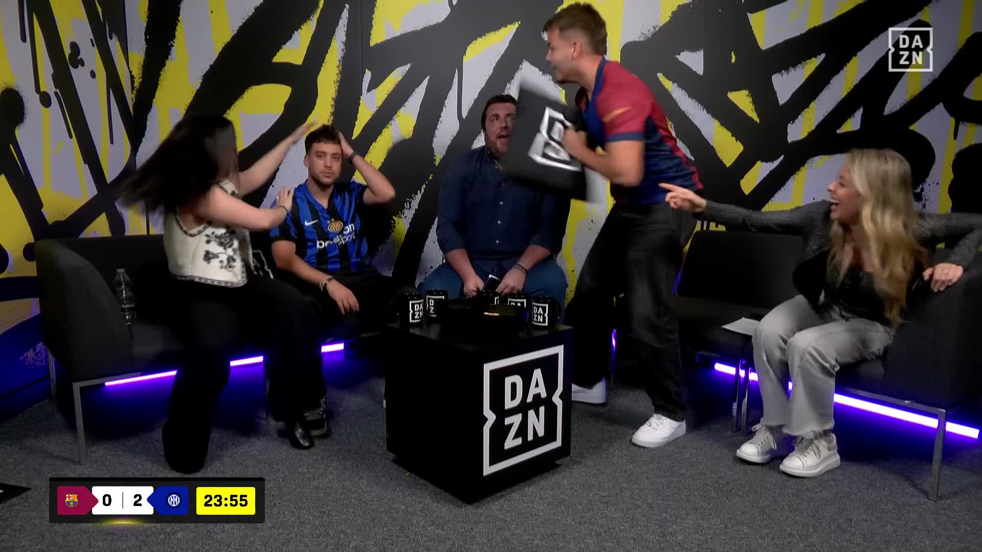 Javi Bridge y David Suárez pasan de un pique de alto voltaje a la ...