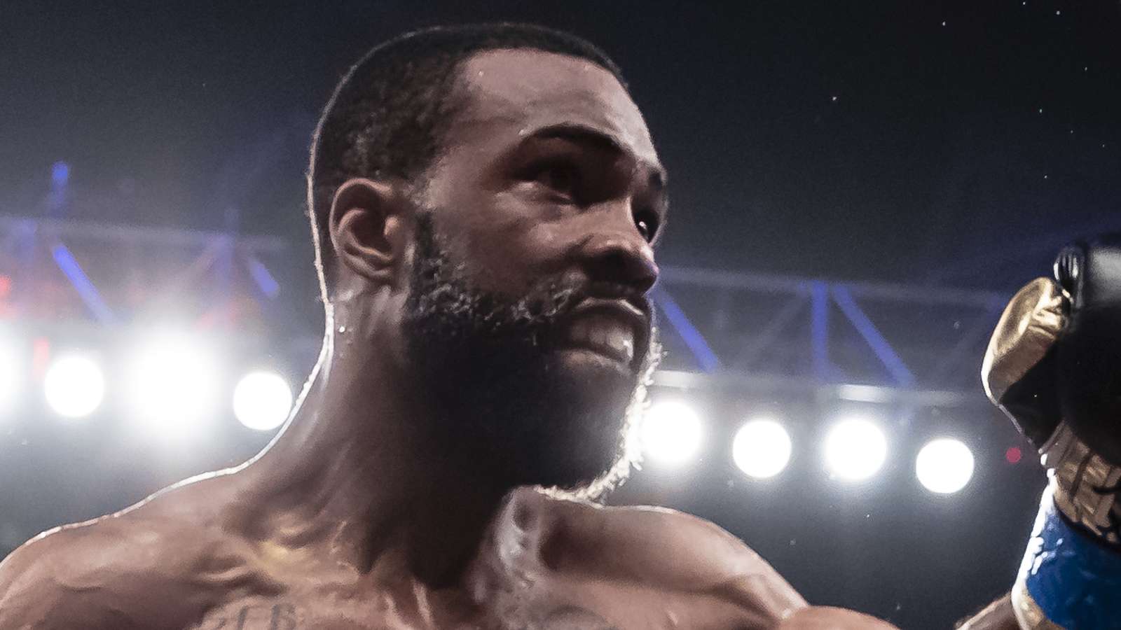 Gary Russell Jr. uses Leo Santa Cruz's father in video, trying to force ...
