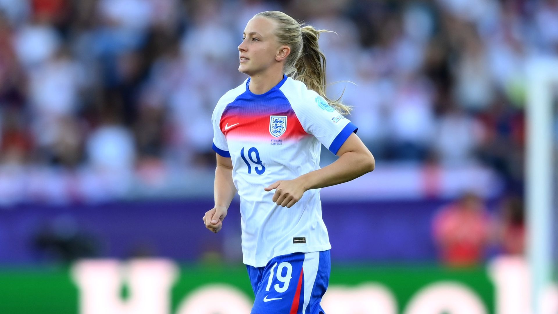 Aggie Beever-Jones brilla en la Eurocopa y cumple la profecía de Emma ...