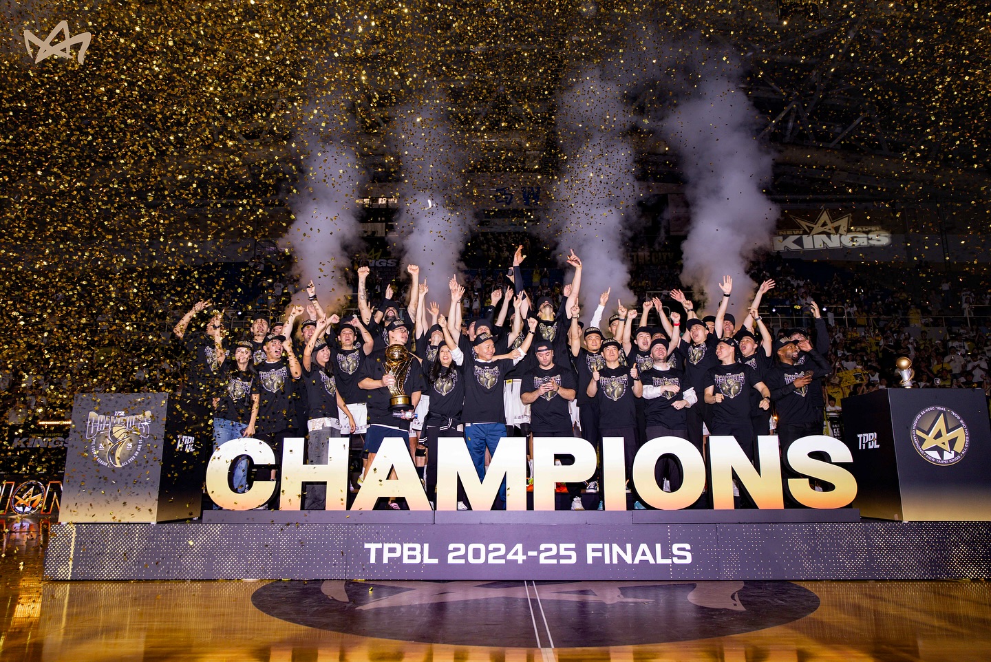 新北國王奪冠 老闆王文祥發5千萬獎金、明辦冠軍遊行！｜籃球 | DAZN News TW