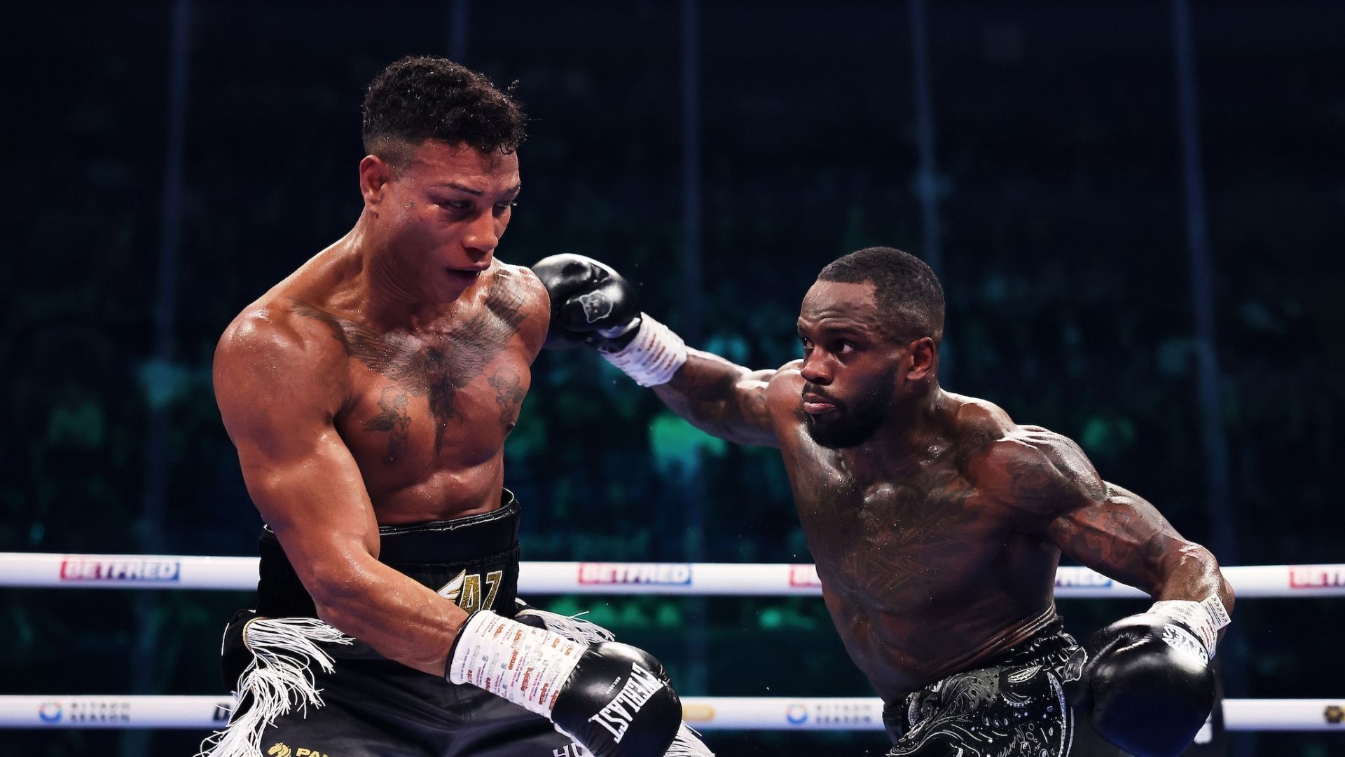 Bilal Fawaz dethrones Ishmael Davis to take Lonsdale Belt: Relive fight ...