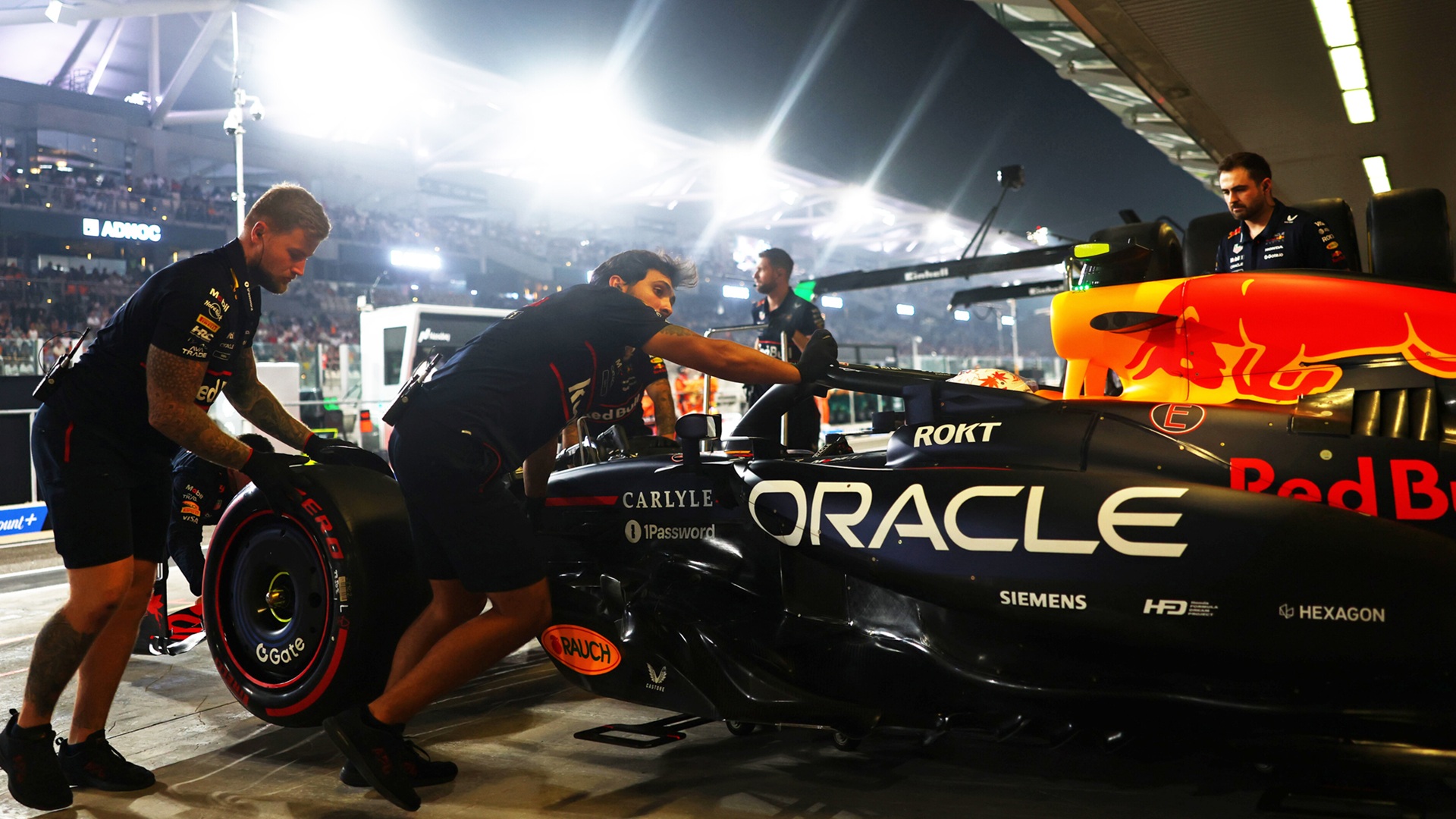 Presentación Red Bull RB22 Mundial F1 2026 con Max Verstappen e Isack ...