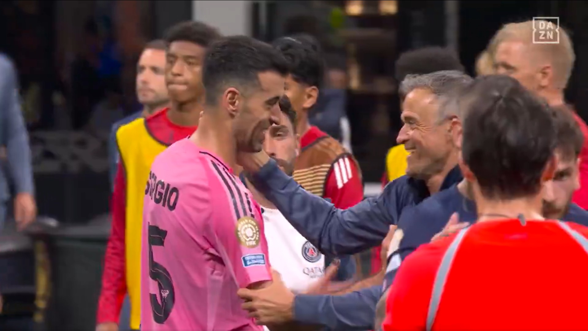 VÍDEO: El emotivo abrazo de Luis Enrique a Sergio Busquets y Jordi Alba tras el Inter Miami vs ...