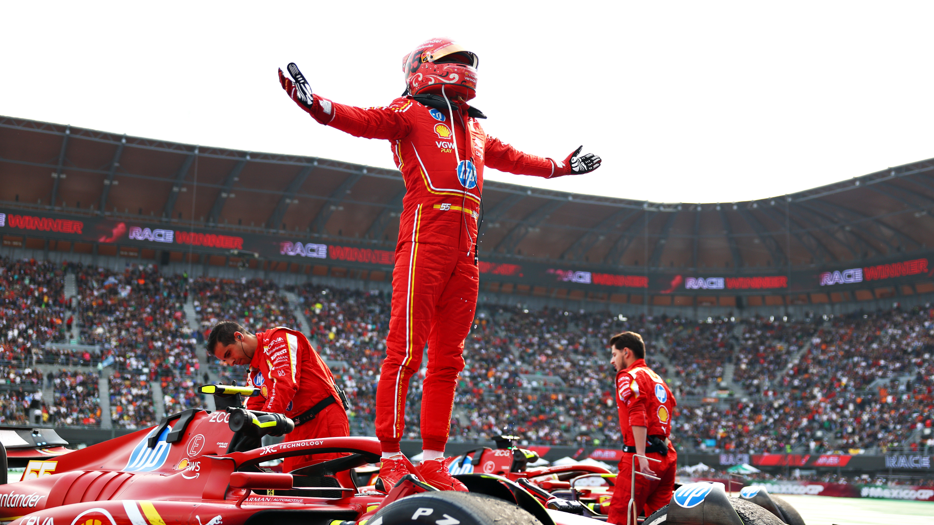 Los detallazos de Ferrari con Carlos Sainz en su despedida en el GP de Abu Dhabi F1 2024 | DAZN ...