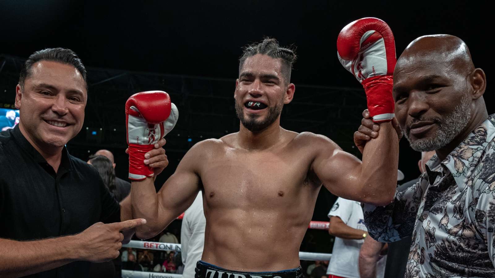 Gilberto Ramirez drops Sullivan Barrera three times to win by fourth ...