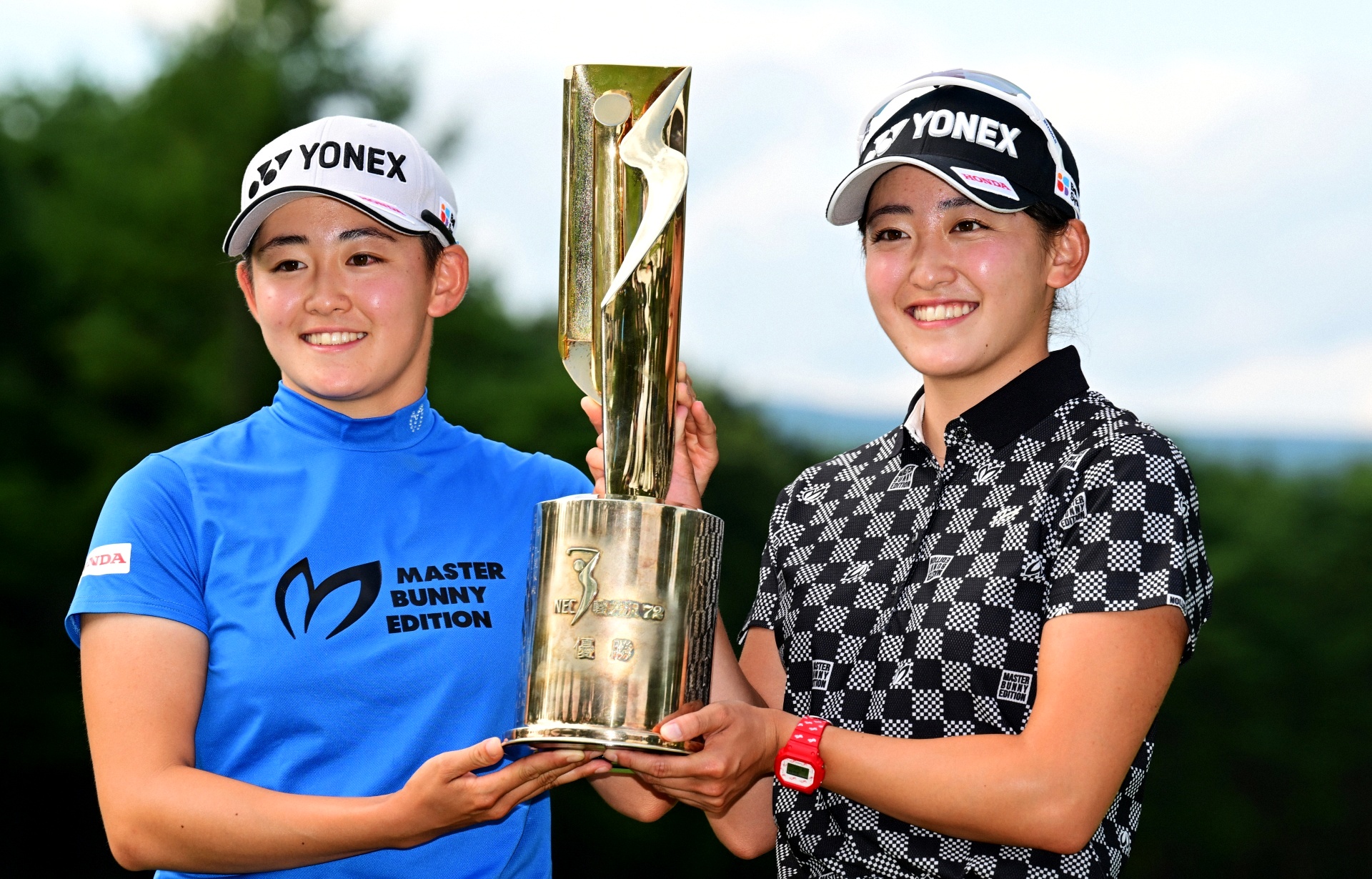 史上初の双子PO、”直ドラ”競演…激闘再現の同組に | RKB×三井松島レディス | JLPGAツアー | DAZN News JP