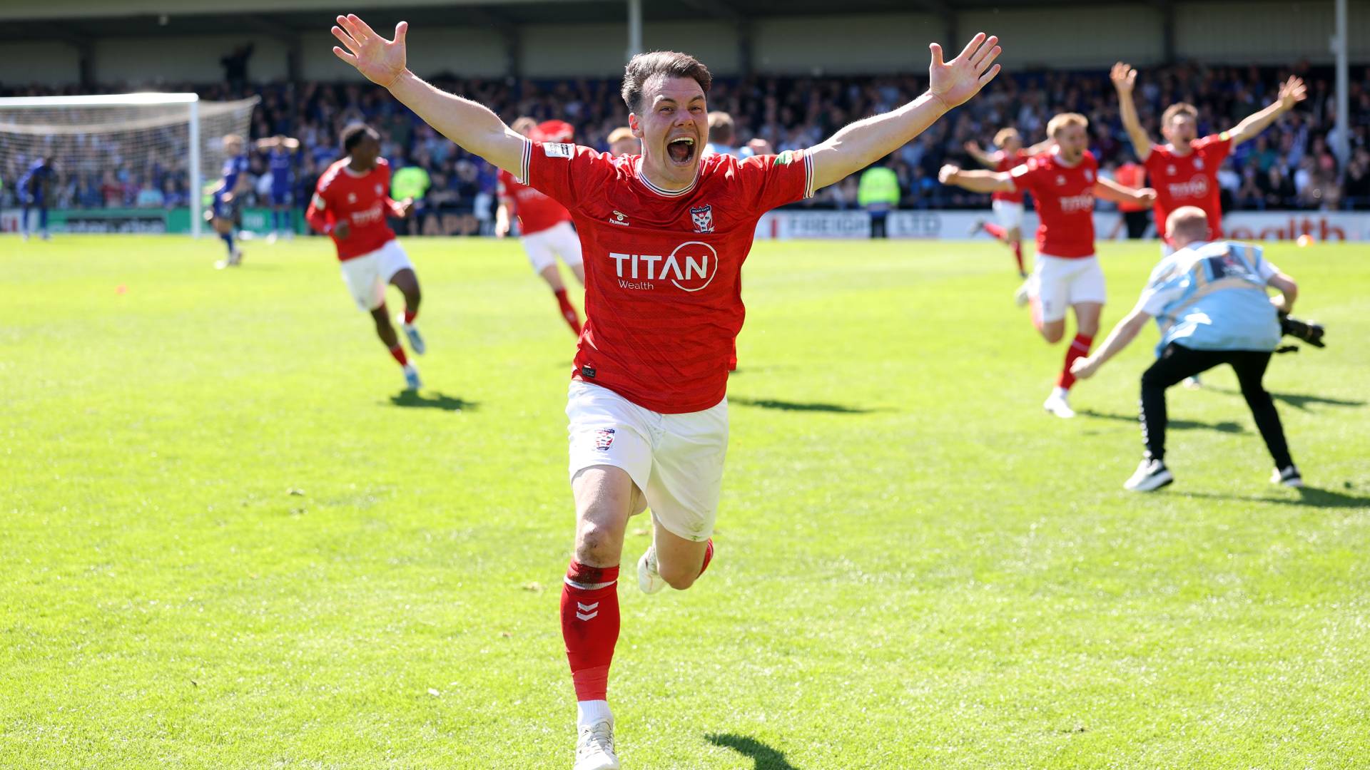York City promoted to Football league with last gasp equaliser against ...