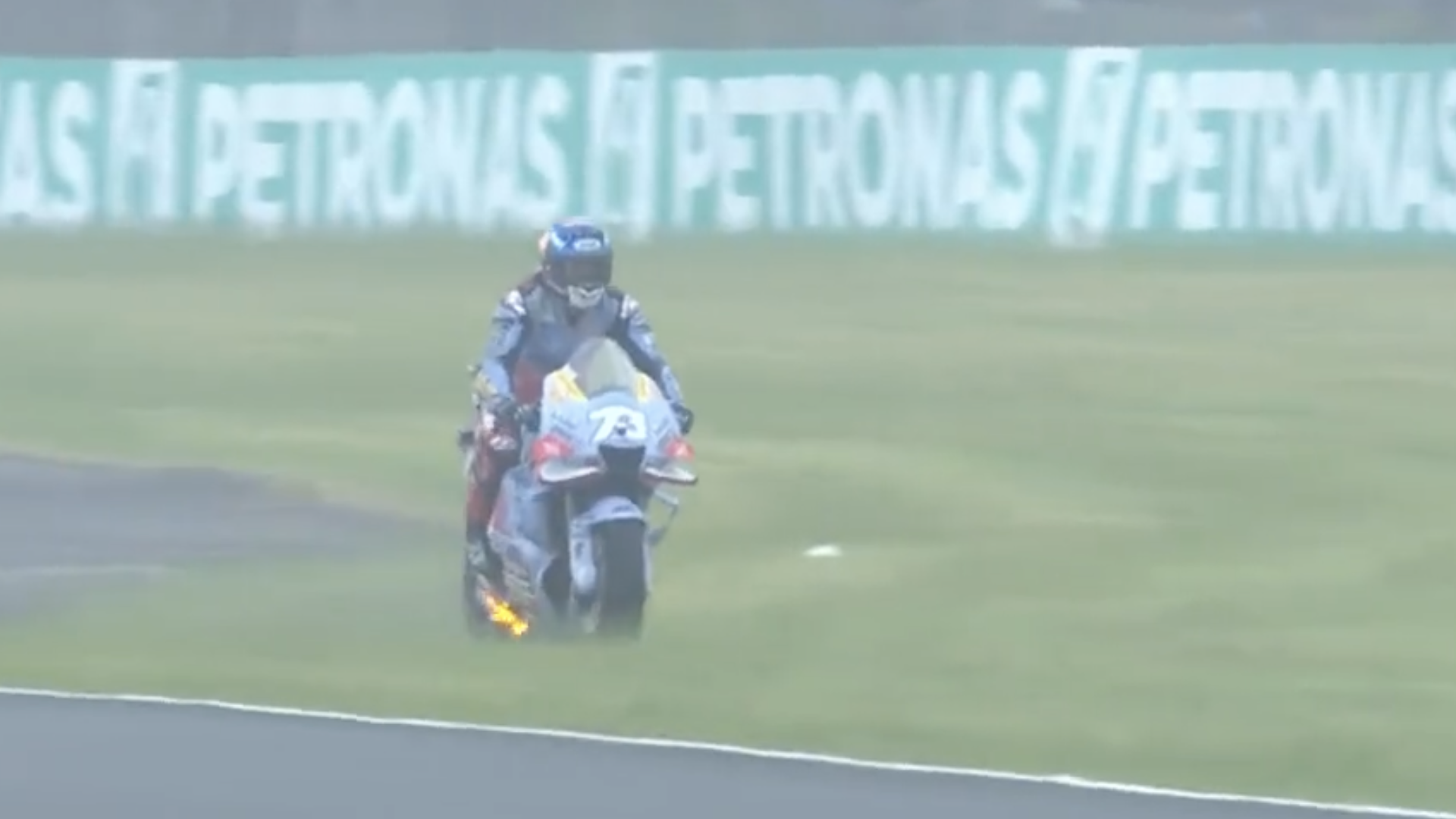 Álex Márquez y la imagen que sembró el pánico en Argentina: ¡su moto ...
