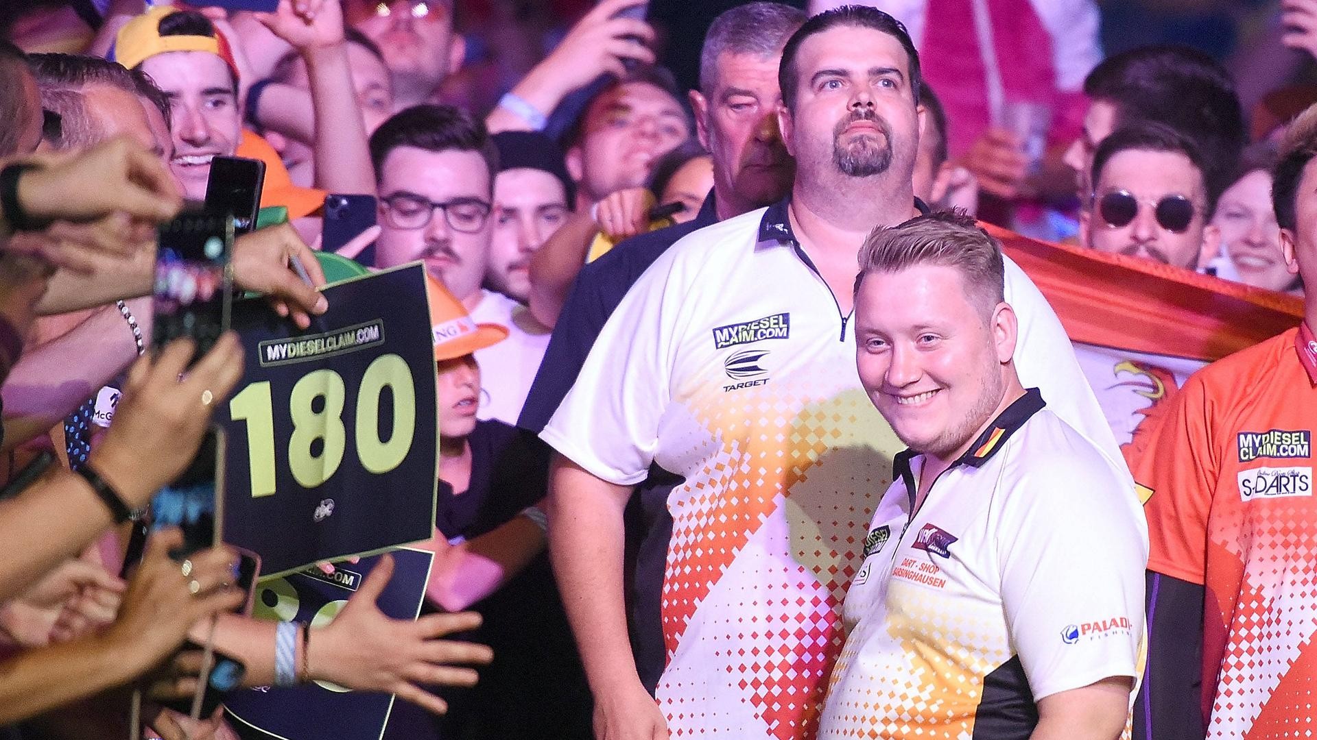 Gabriel Clemens - Luke Humphries: 3. Runde der Darts-WM heute im TV und ...