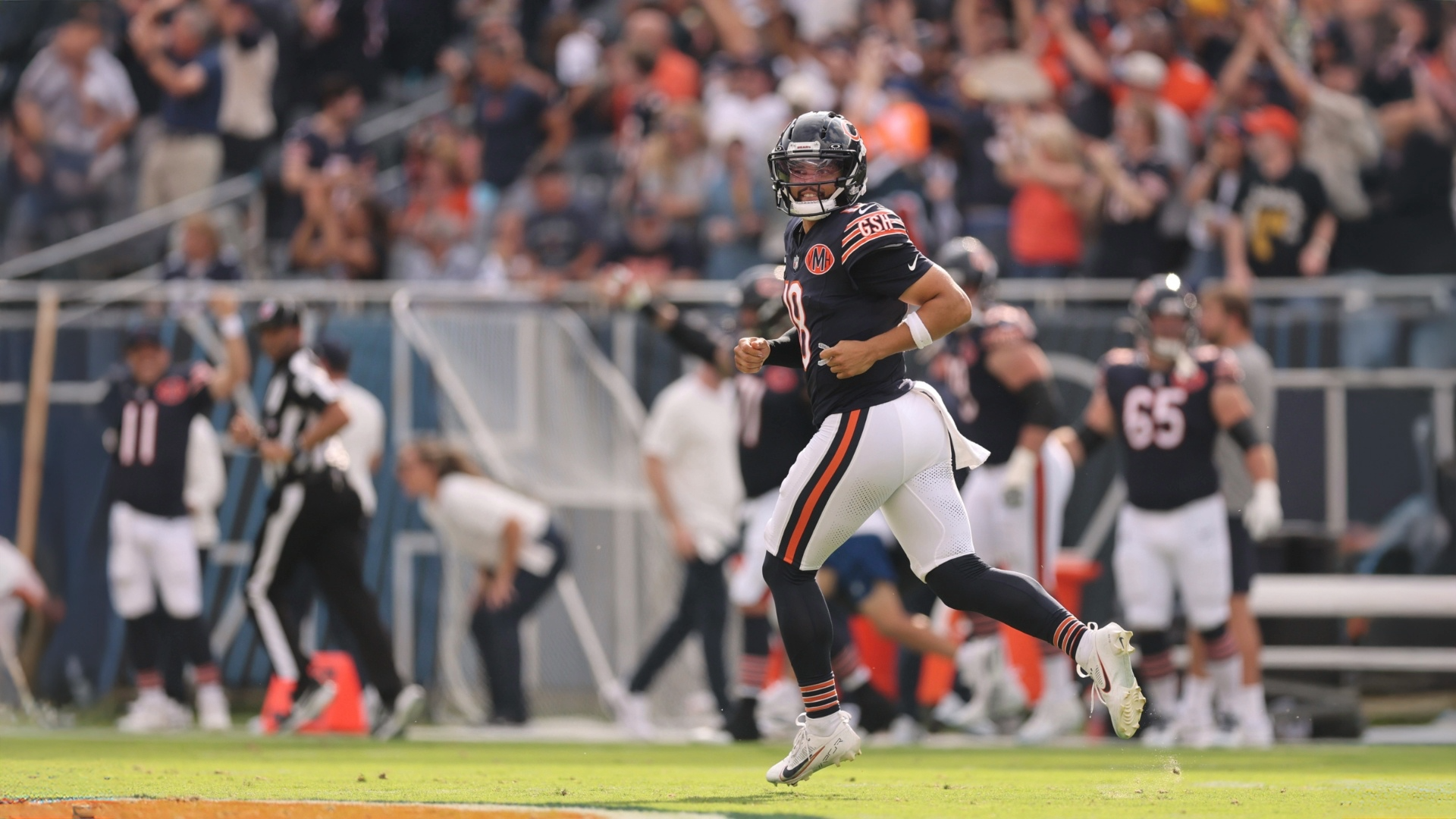 Caleb Williams slings three touchdowns in big first half vs. Cowboys ...