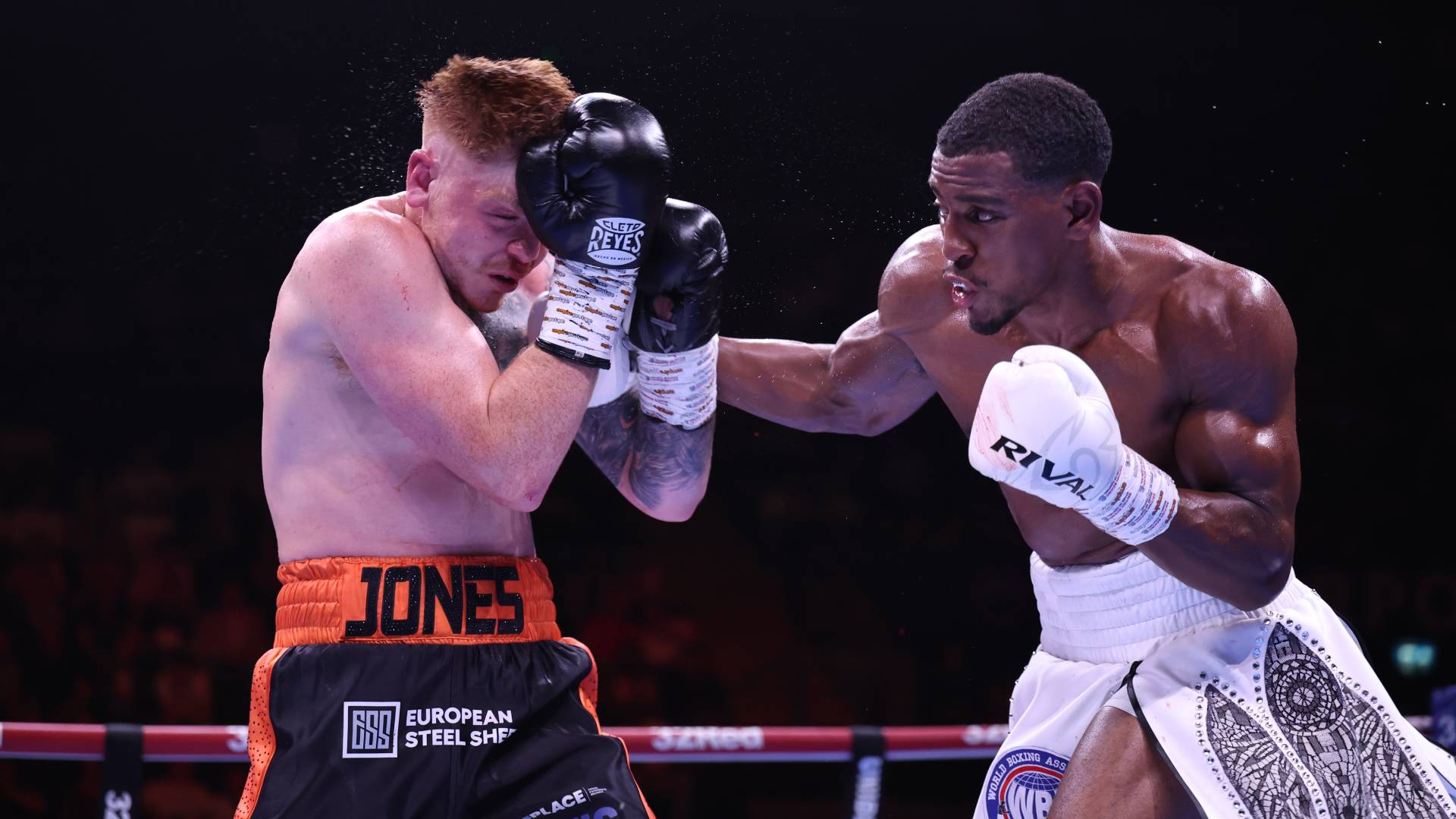 Ezra Taylor remains undefeated in first fight with Deontay Wilder trainer | DAZN News GB