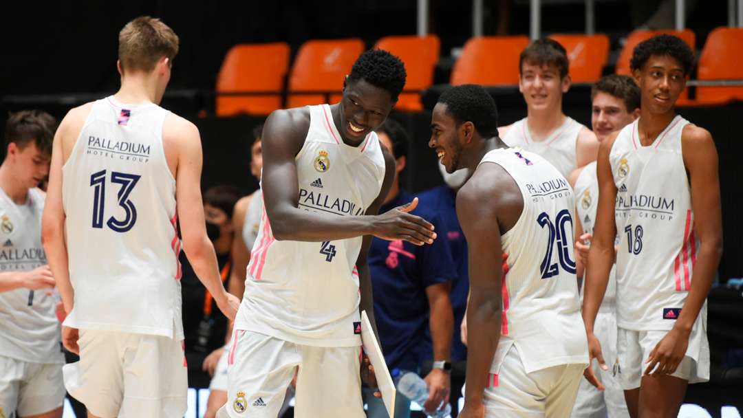 ¿Quién es Eli Ndiaye? El joven canterano del Real Madrid que impresiona en Euroliga y llama a la ...