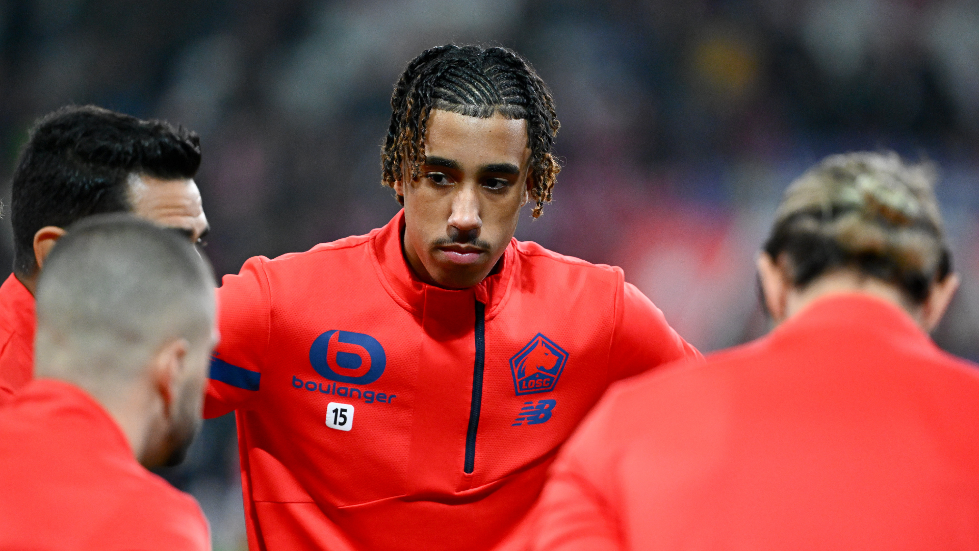 ¿quién Es Y Cómo Juega Leny Yoro La Nueva Joya Del Manchester United Dazn News Es