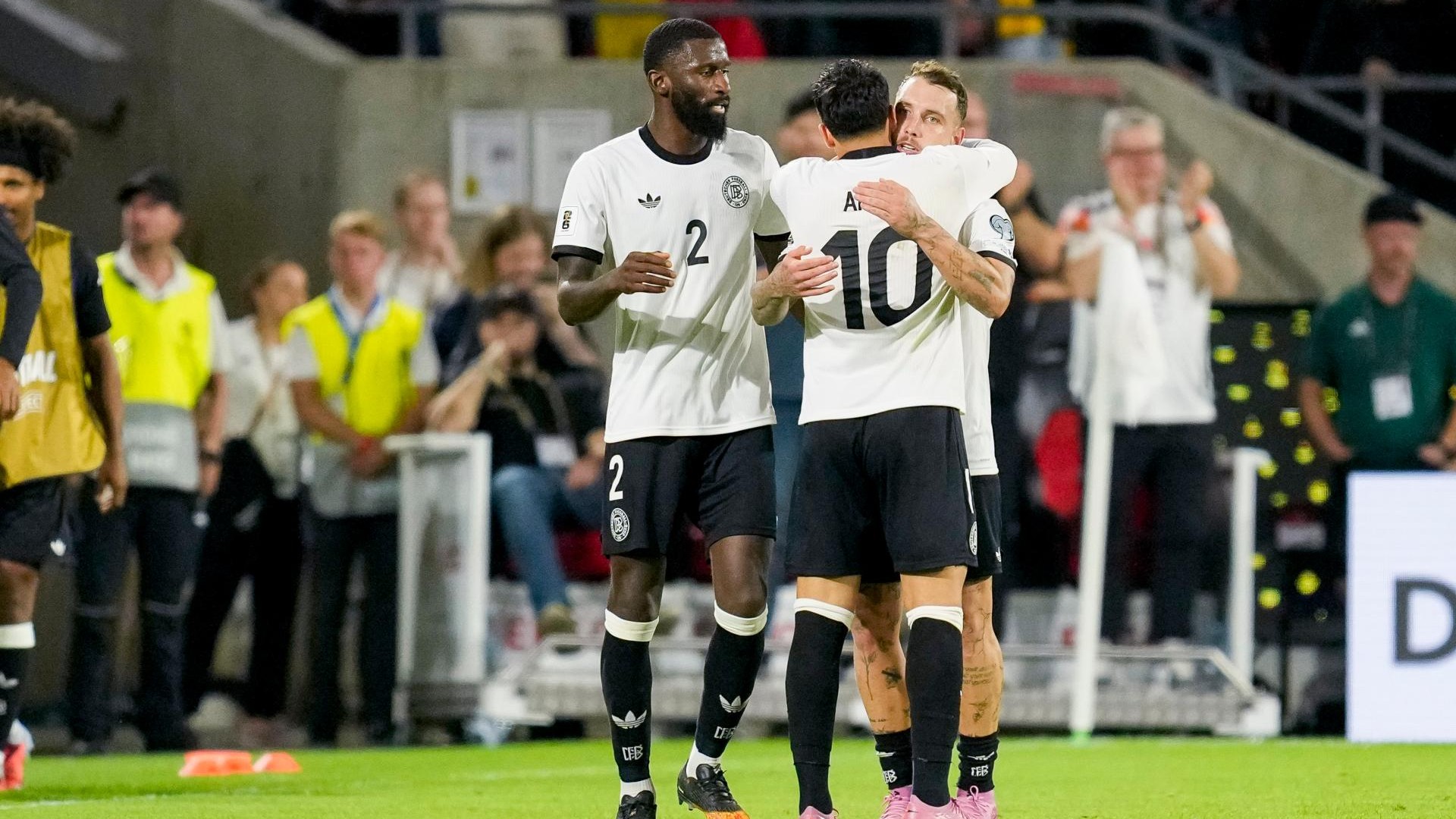 Länderspiel heute live sehen: Nordirland gegen Deutschland in der WM ...