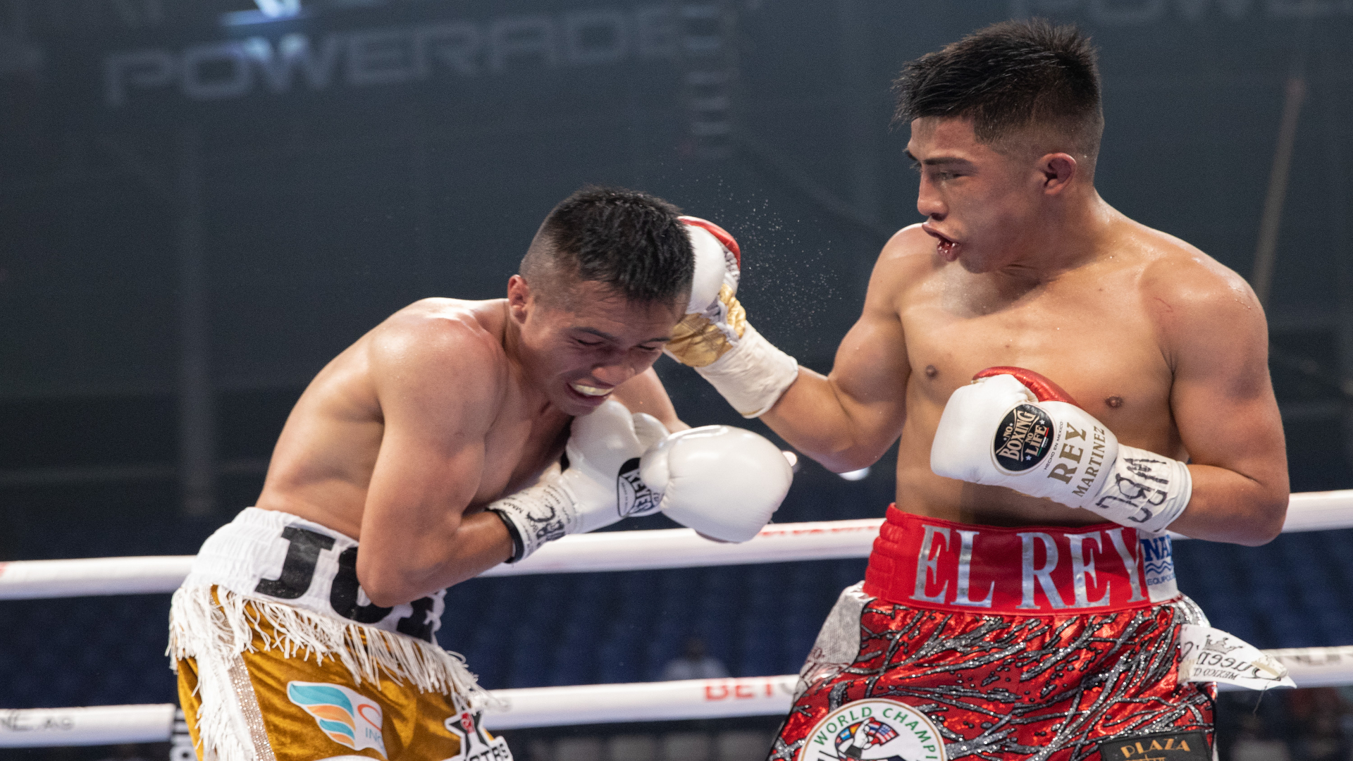 Julio Cesar Martinez stops Joel Cordova to retain WBC flyweight title ...