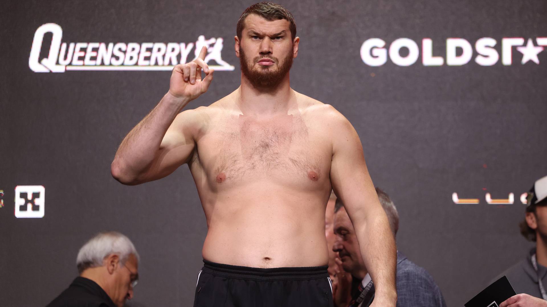 Le prochain adversaire de Dave Allen se prépare au combat en luttant ...