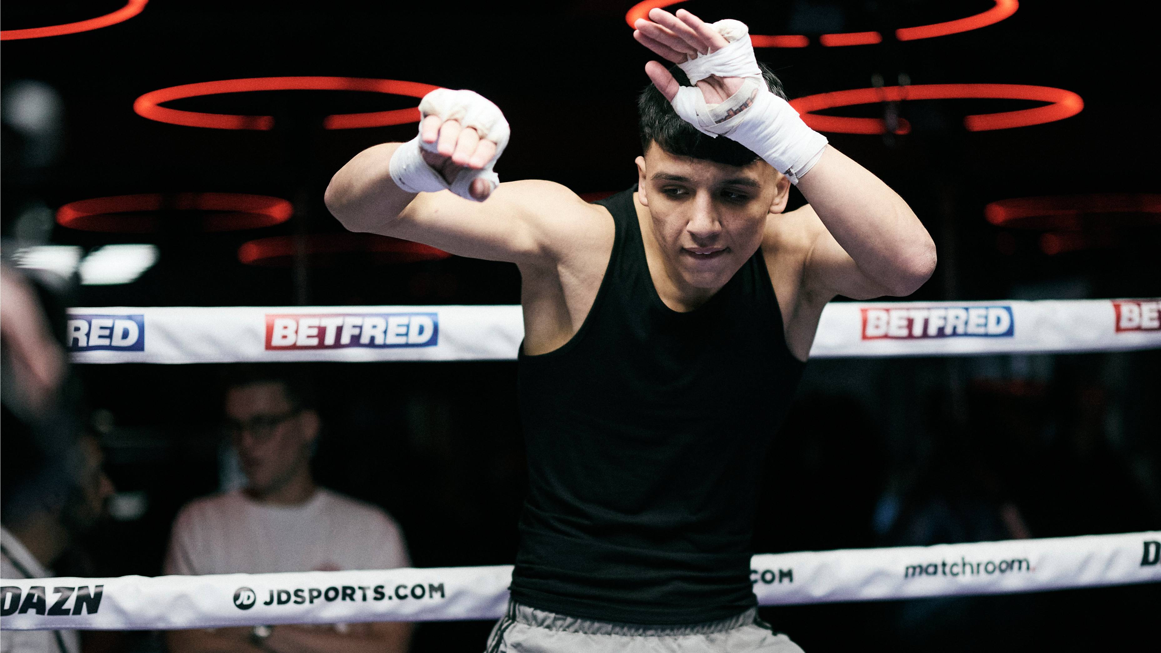 Junaid Bostan explains why he won't rush to knock Ryan Amos out on Smith vs. Maxwell card | DAZN ...