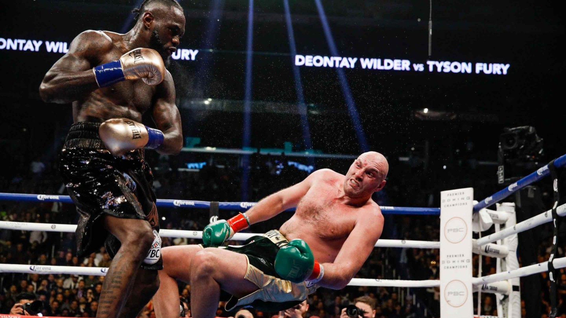 Fury rises from the brink of defeat - Usyk vs. Fury 2 countdown Day 12 ...
