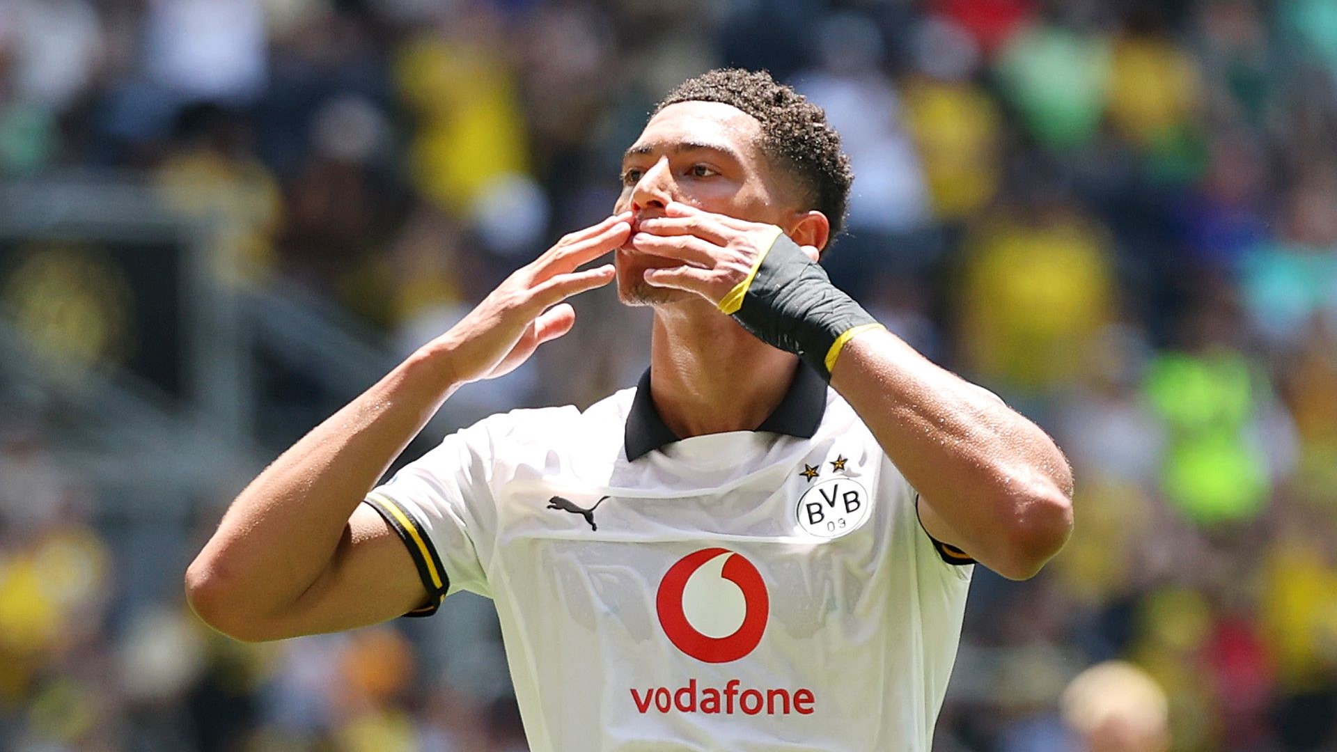 Hey Jobe! Younger Bellingham has Borussia Dortmund and England singing ...