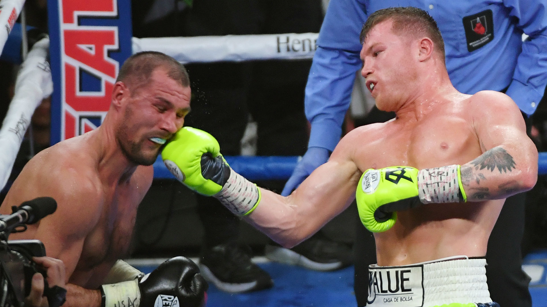 Canelo Álvarez noquea a Sergio Kovalev para llevarse el título semipesado de OMB | DAZN News MX