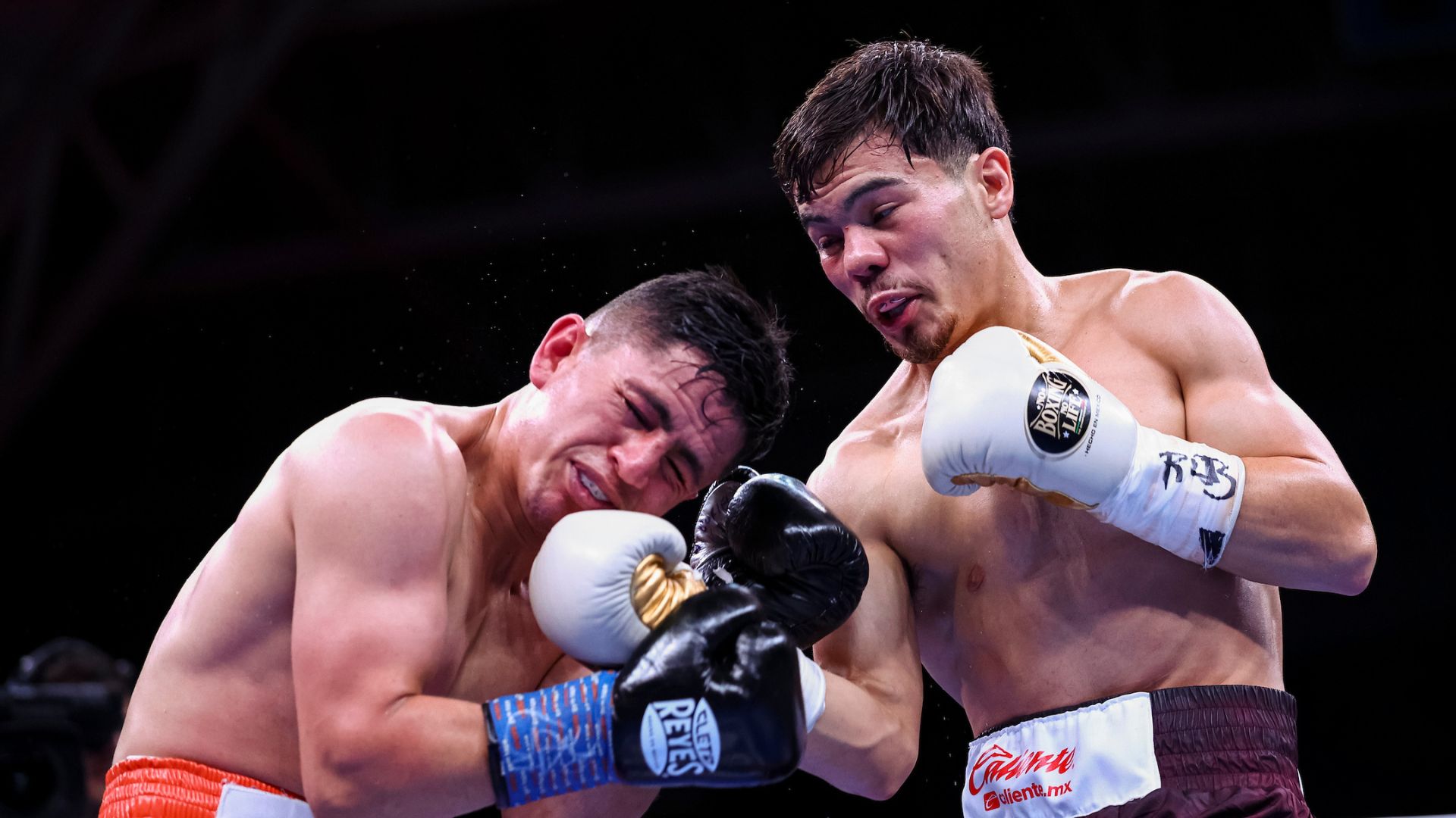 Christian Medina outpoints Adrian Curiel to defend bantamweight crown ...