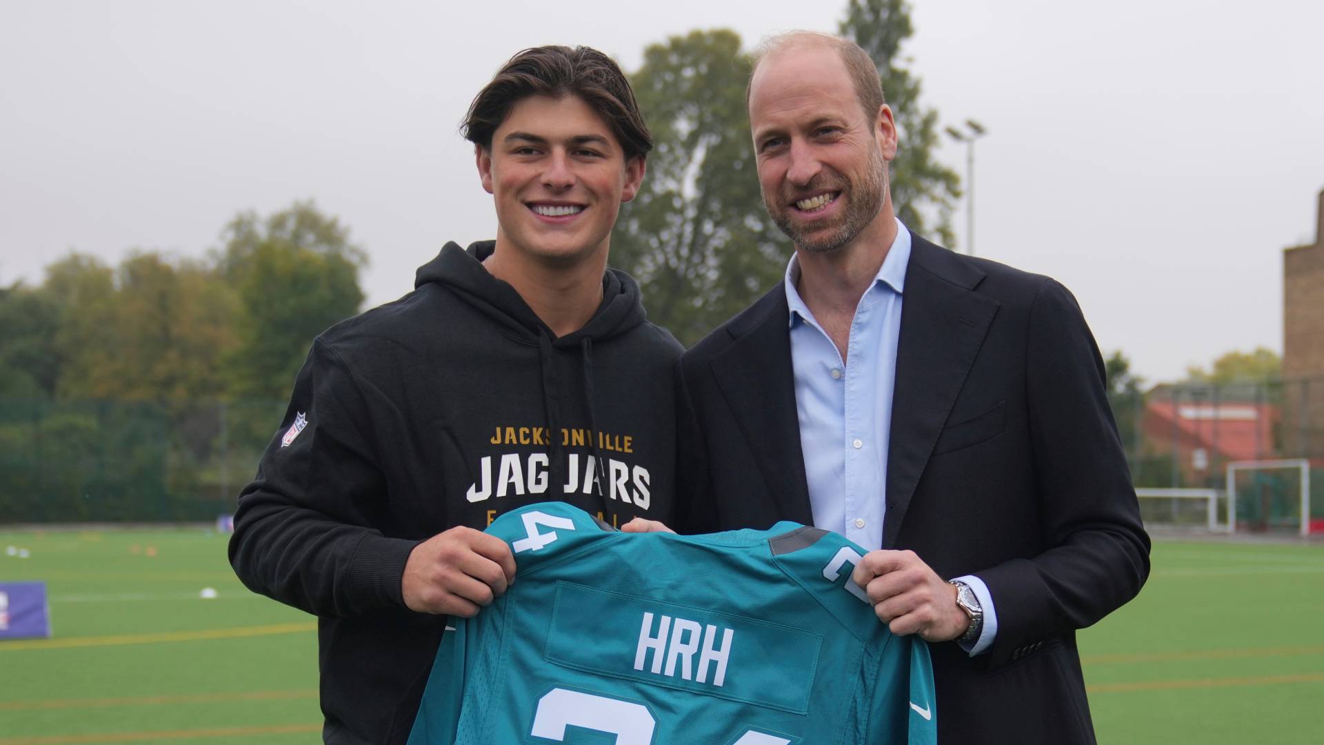 What does the future hold for Louis Rees-Zammit after re-signing with ...