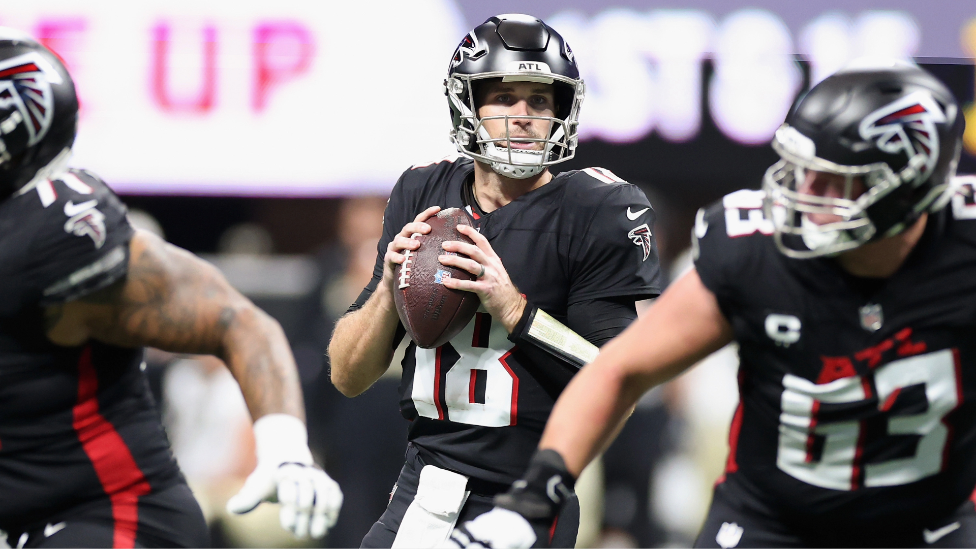 Kirk Cousins signs with Raiders as bridge to Mendoza | DAZN News US