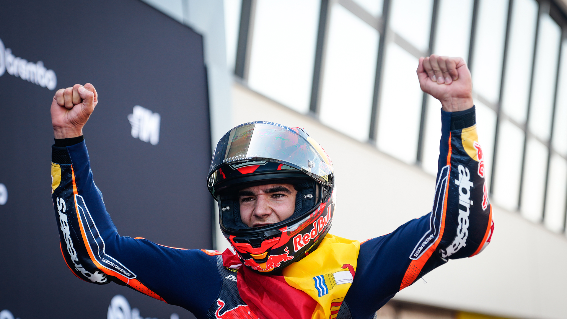 Brian Uriarte deja un precioso momento en DAZN tras conseguir su ...